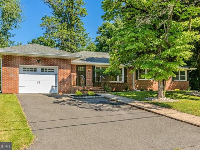 4 Park Ln, Princeton, NJ 08540