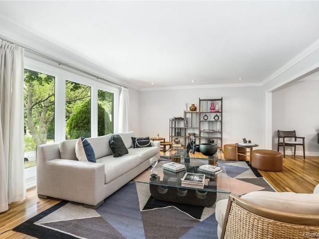 4 Parkfield Road