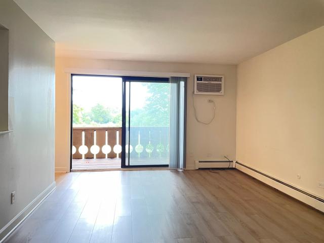 4 Parkside Court # 7
