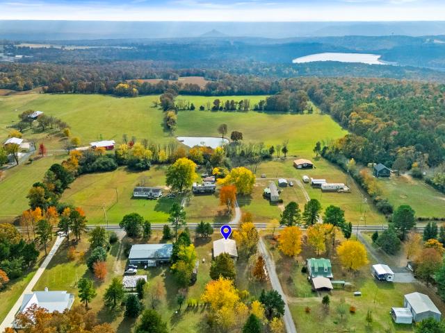 4 Persimmon Ln