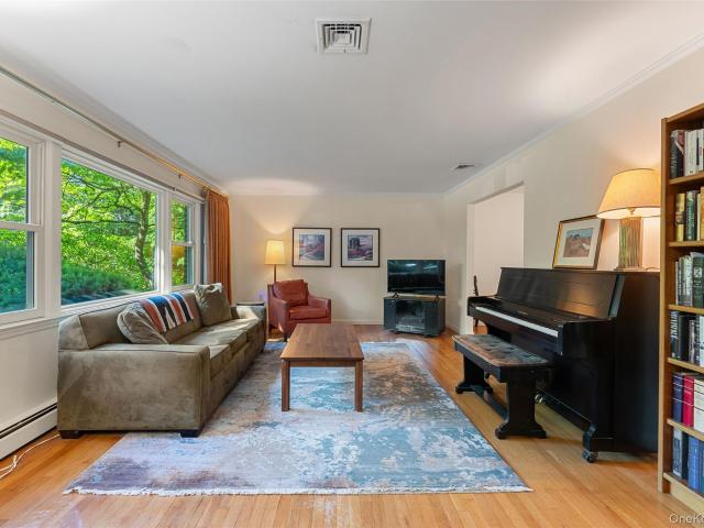 4 Pin Oak Lane