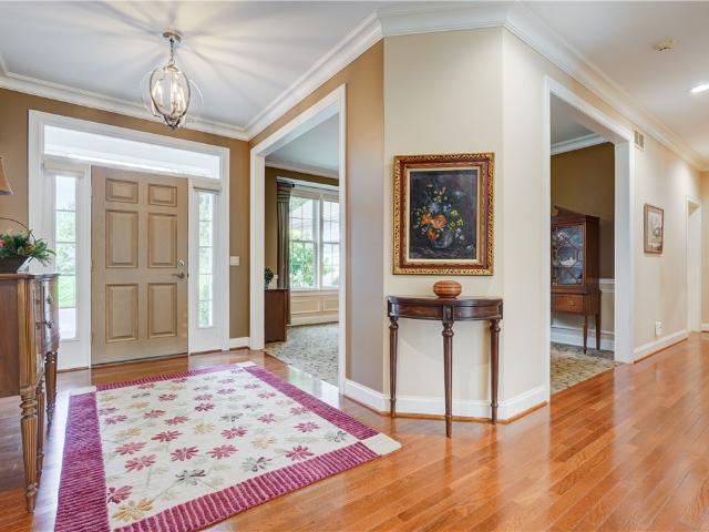 4 Pine Hollow