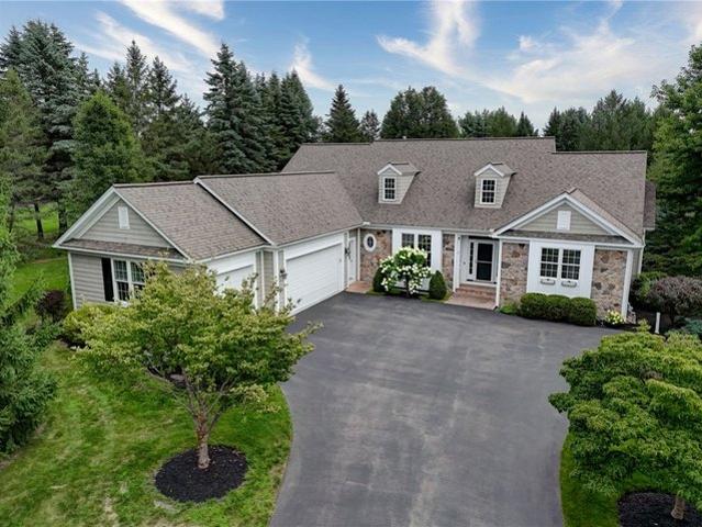 4 Pine Holw, Mendon, NY 14506