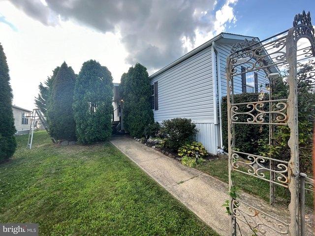 4 Pine St, Fredericksburg, PA 17026