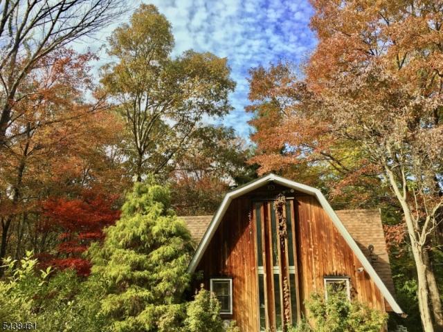 4 Pine Tree Ln