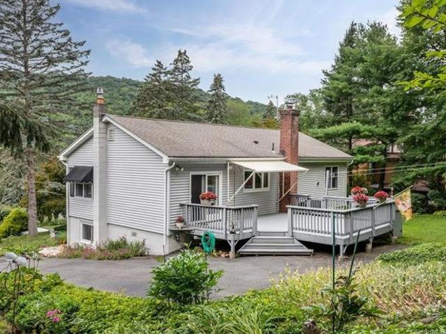 4 Pleasant View Rd, Sherman, CT 06784