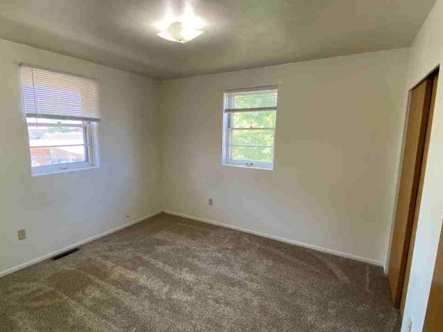 4 plex 910 S. 12th St. 2 Bedroom Apartment for Rent at 910 S 12th St, Grand Forks, ND 58201
