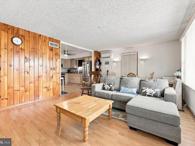 4 Pointville Road