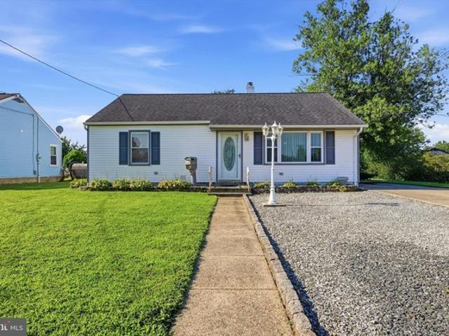 4 Pointville Rd, Pemberton, NJ 08068