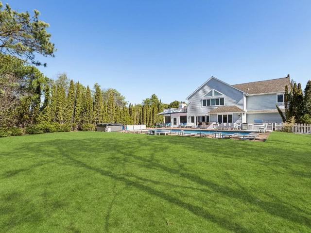 4 Polo Grounds Ln, East Quogue, NY 11942 | MLS #970165