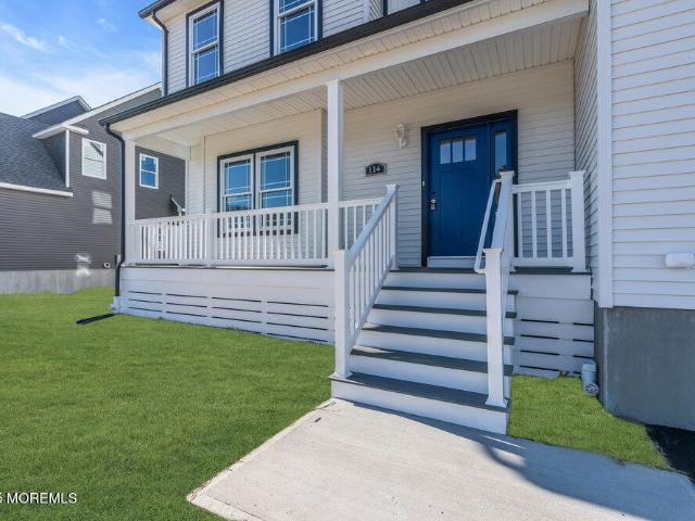 4 Potters Ct, Bayville, NJ 08721 | MLS #22606 | Compass