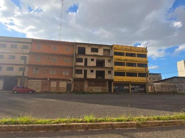 4 prédios juntos na Qs 114, cada prédio tem lote de 189m², total de obras 3000m²