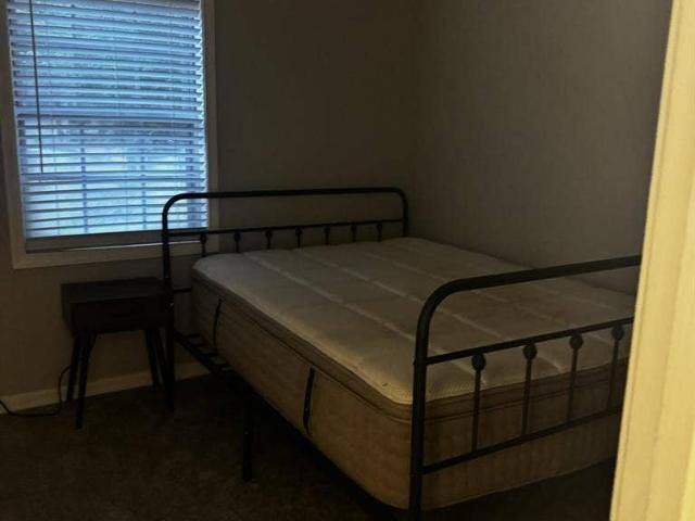 4 private rooms for rent!