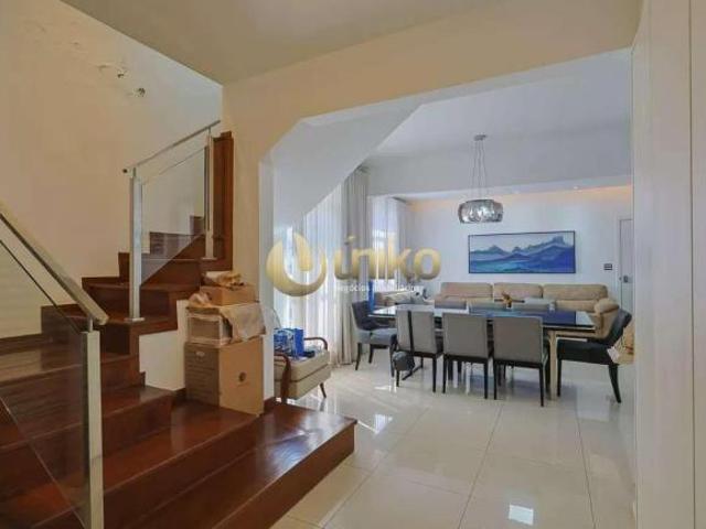 4 quartos, 2 suites, 3 vgs Carmo