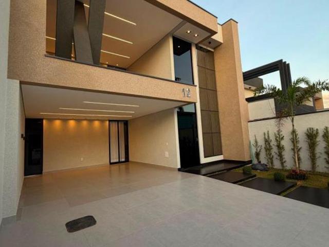 4 Quartos 4 suites, lavabo, sala com pé direito alto, acabamento de alto padrão