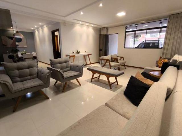 4 QUARTOS 4 SUITES SALA PARA 3 AMBIENTES, DEC COMPLETA, ACEITA FINANCIAMENTO, VAFA PARA 3 CARROS