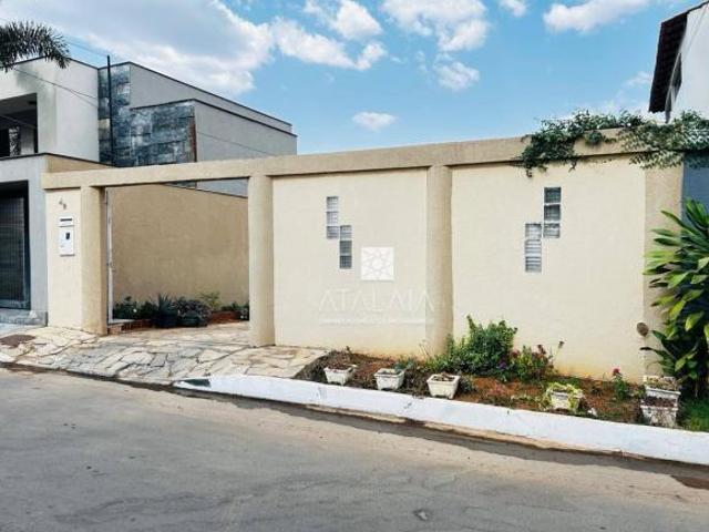 4 QUARTOS ÁREA DE SERVIÇO COM LAVANDERIA 7 VAGAS DE GARAGEM DENTRO DE CONDOMÍNIO VICENTE PIRES DF