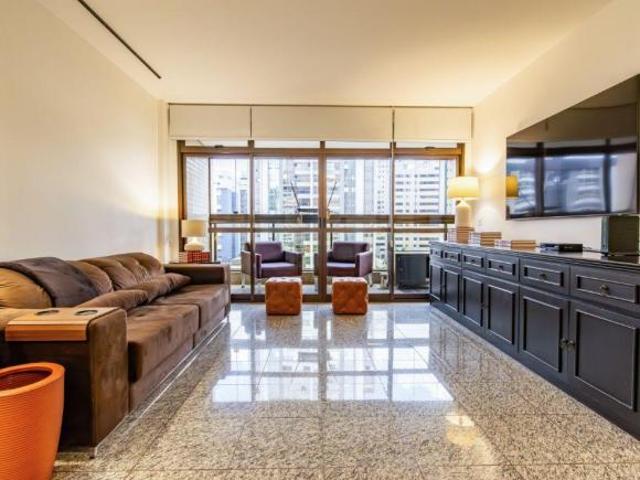4 QUARTOS EM QUADRA RESIDENCIAL COM VISTA PARA A PRAÇA BEM TE VI