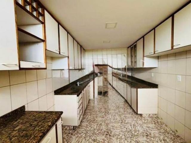 4 QUARTOS MAIS SUITES, SALA DE JANTAR E SALA SE ESTAR, DEPENDÊNCIA DE EMPREGADA