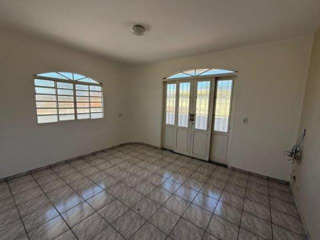4 quartos, QNM 36, não aceita financiamento, escriturada, churrasqueira, Taguatinga Norte
