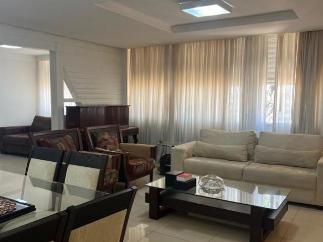 4 QUARTOS UM SUITE REFORMADO, SALA ESPAÇOSA, ARMÁRIOS ACEITA FINANCIAMENTO