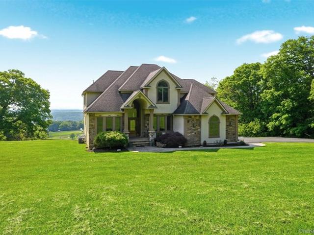 4 Rachel Ct, Bloomingburg, NY 12721