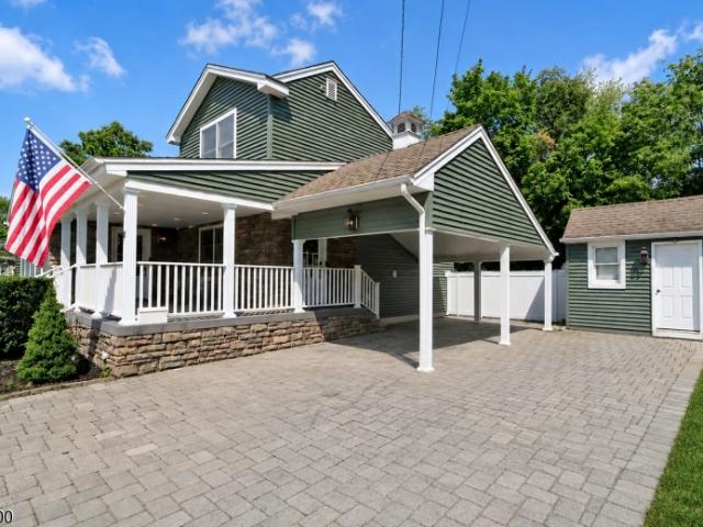 4 Raymond Ct