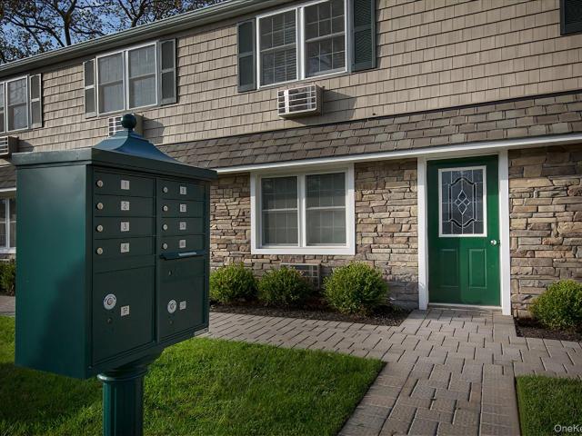 4 Richland Boulevard 12