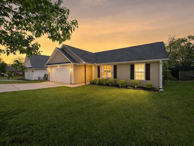 4 Richmond Dr, Greenville, SC 29617