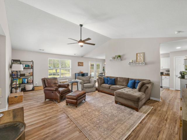 4 Richmond Dr, Greenville, SC 29617 | MLS #1589 | Compass