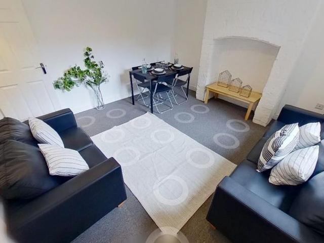 4 Ridding Terrace, City Centre. 5 bed house to rent £3,467 pcm £800 pw
