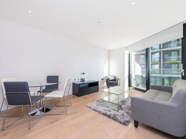 4 Riverlight Quay, Nine Elms, London. 1 bed apartment to rent £2,817 pcm £650 pw