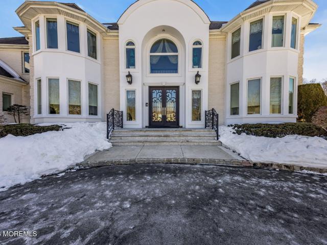 4 Rivers Edge Drive
