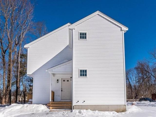 4 Riverside Ave, Taunton, MA 02780