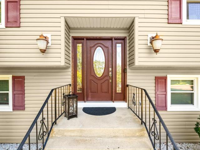 4 Rockridge Drive
