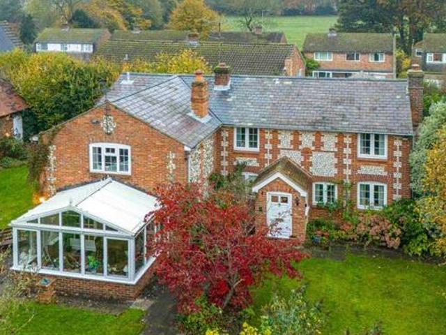 4 Robin Close, Robin Cottage, Great Kingshill, 5 Bedroom Cottage