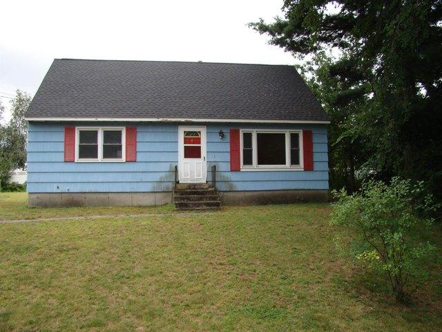4 Robin Ln, Nashua, NH 03064