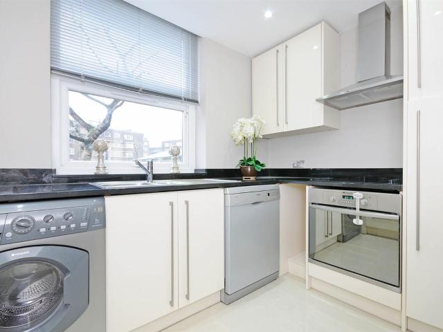 4 room apartment to let in Flat 35, Boydell Court St. Johns Wood Park London, London NW8 6NL, united_kingdom