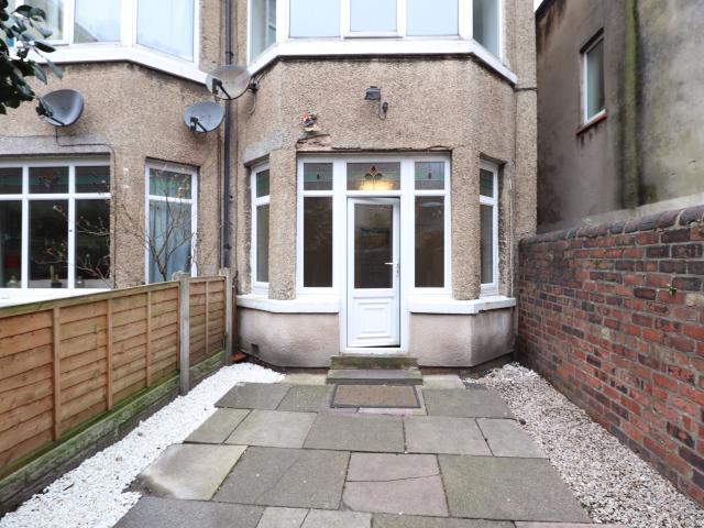 4 room house to let in Lord Street, Southport, PR9 0AY