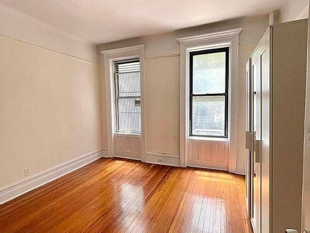 4 room luxury Apartment for rent in 243 West 107th Street, New York