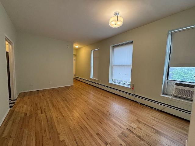 4 room luxury Apartment for rent in 246 East 26th Street, New York