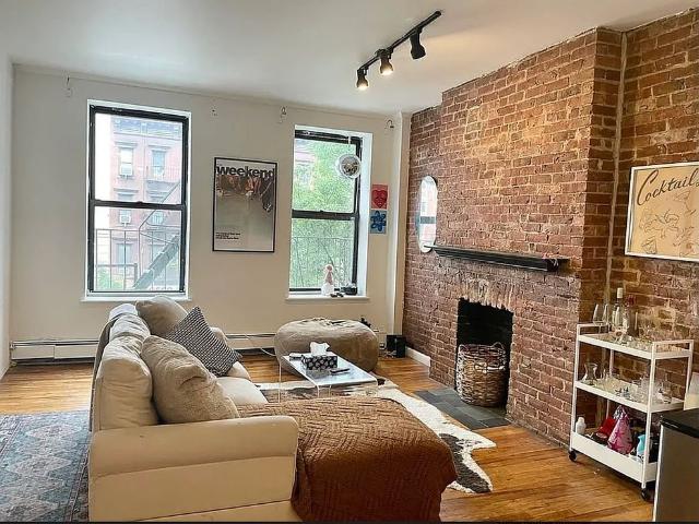 5 room luxury Flat for rent in 686 Ninth Avenue, Midtown Manhattan, Manhattan, New York