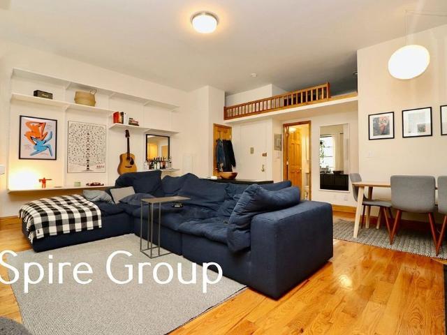 4 room luxury Townhouse for rent in 130 West 74th Street, New York