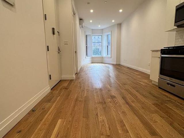 4 room luxury Townhouse for rent in 315 West 103rd Street, New York