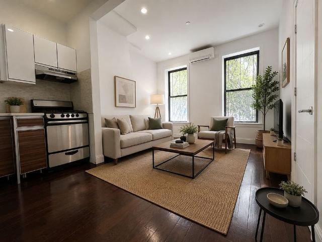 4 room luxury Townhouse for rent in West New York, New Jersey