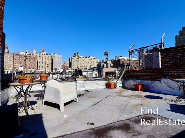 4 room luxury Townhouse for rent in New York