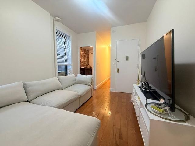 4 room luxury Townhouse for rent in Queens, United States