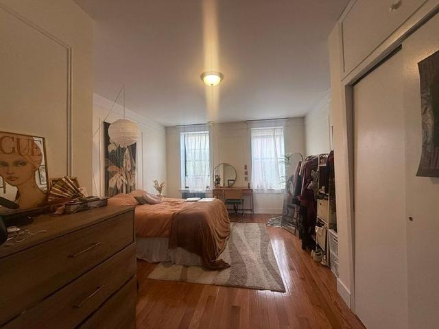 4 room luxury Townhouse for rent in Queens, United States