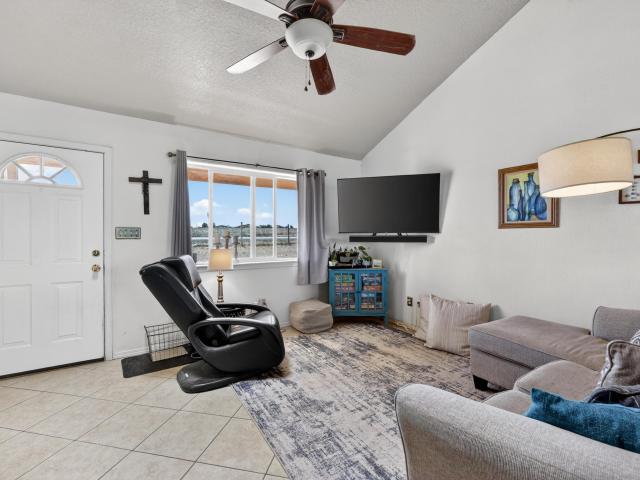 4 Starlight Acres Drive