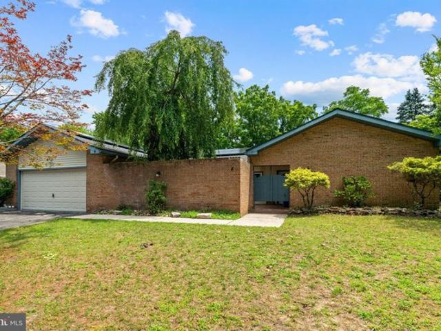 4 Steven Dr, Voorhees, NJ 08043